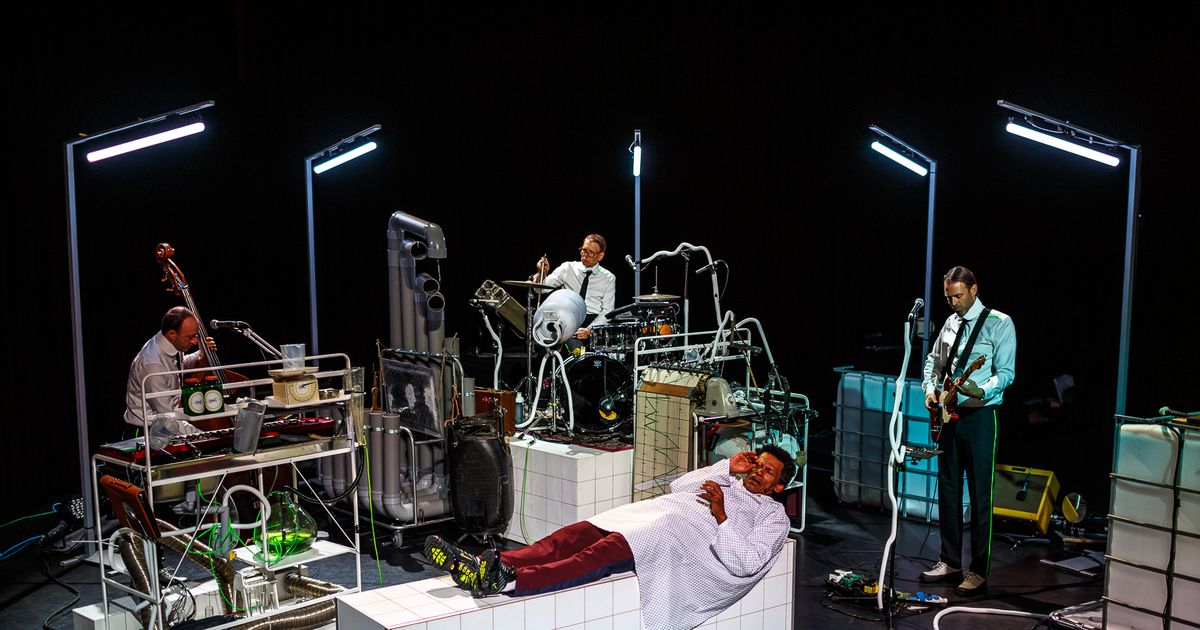 Recensie 'De Nederlandse Cocaïnefabriek' door Jongerenpanel | Bijlmer ...